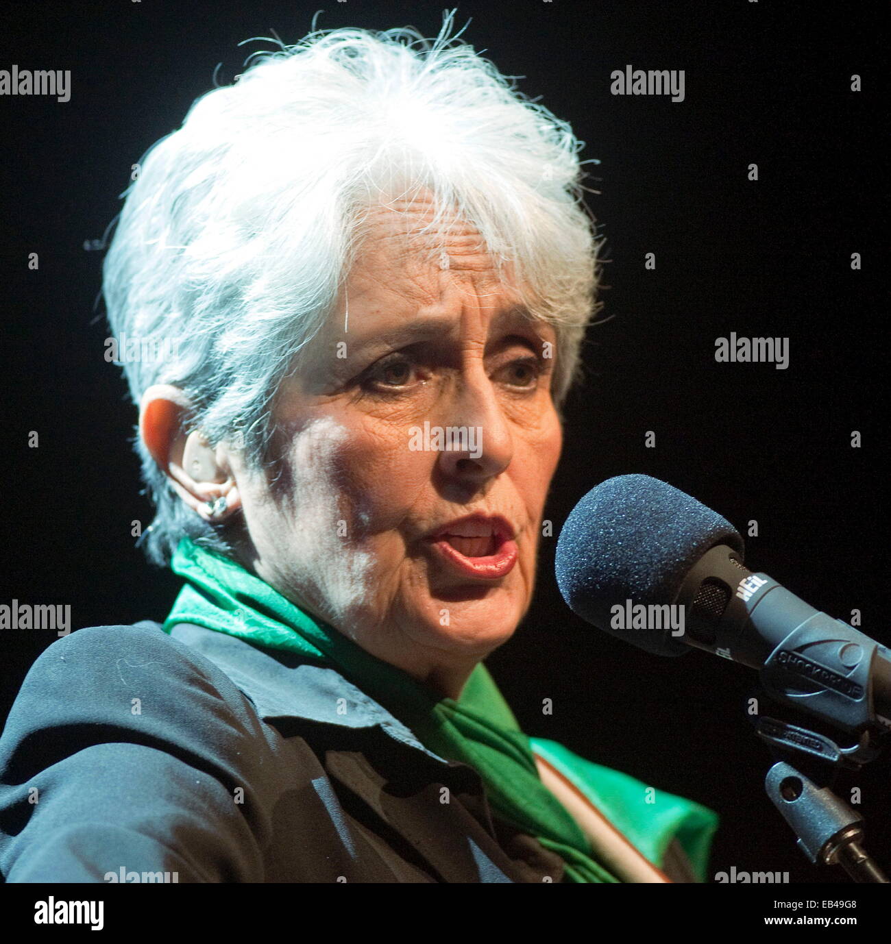 Vancouver, British Columbia, Canada. 16th Nov, 2014. Singer JOAN BAEZ ...
