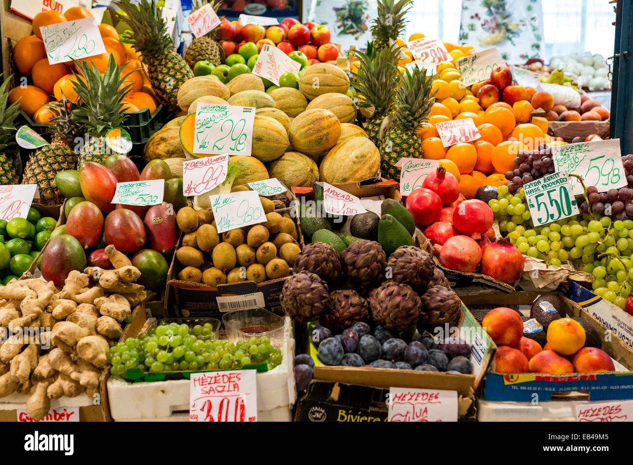 Photo of the budapest central market hi-res stock photography and ...