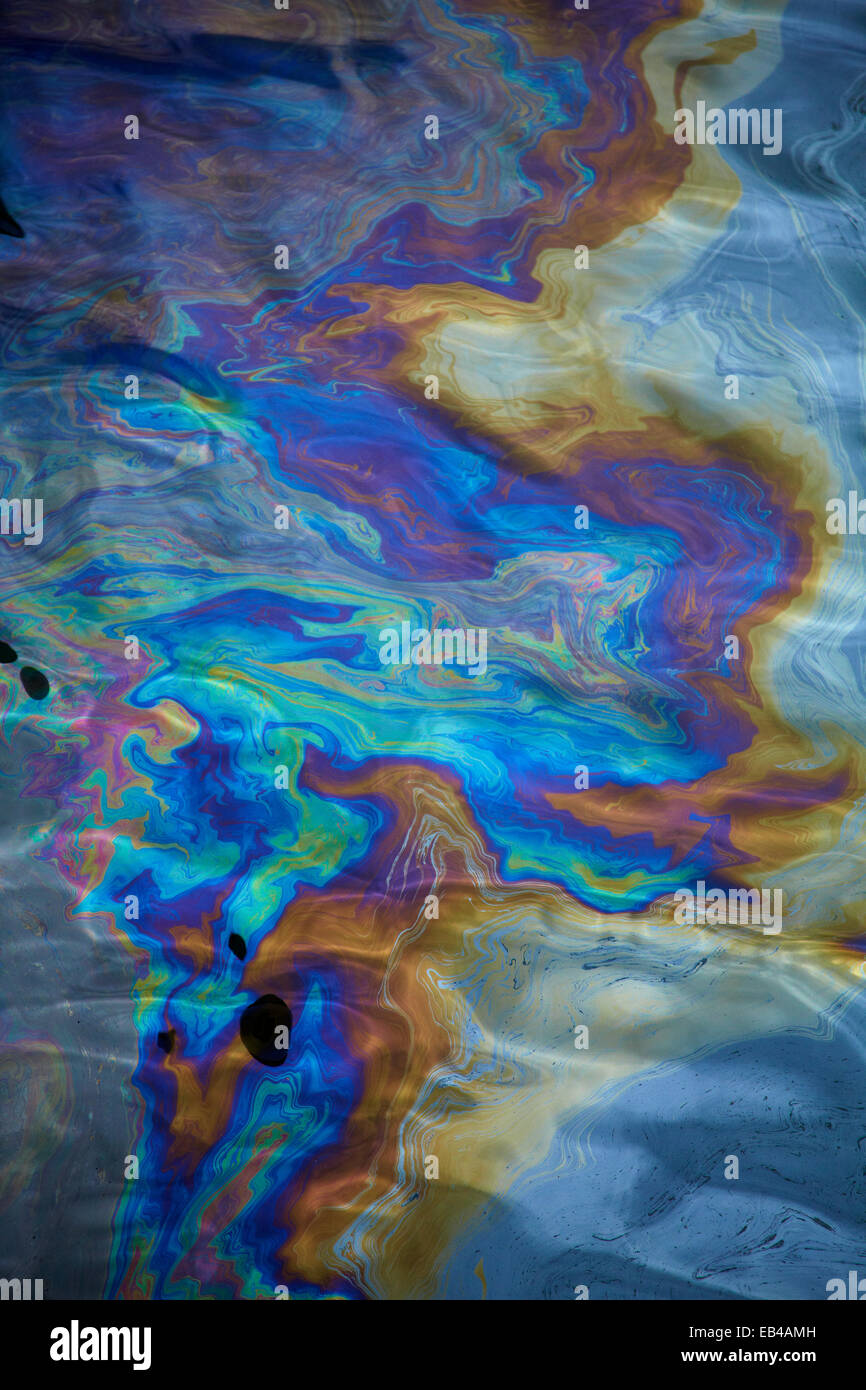 Oil slick from USS Arizona Battleship wreck, sunk in 1941 Pearl Harbour ...