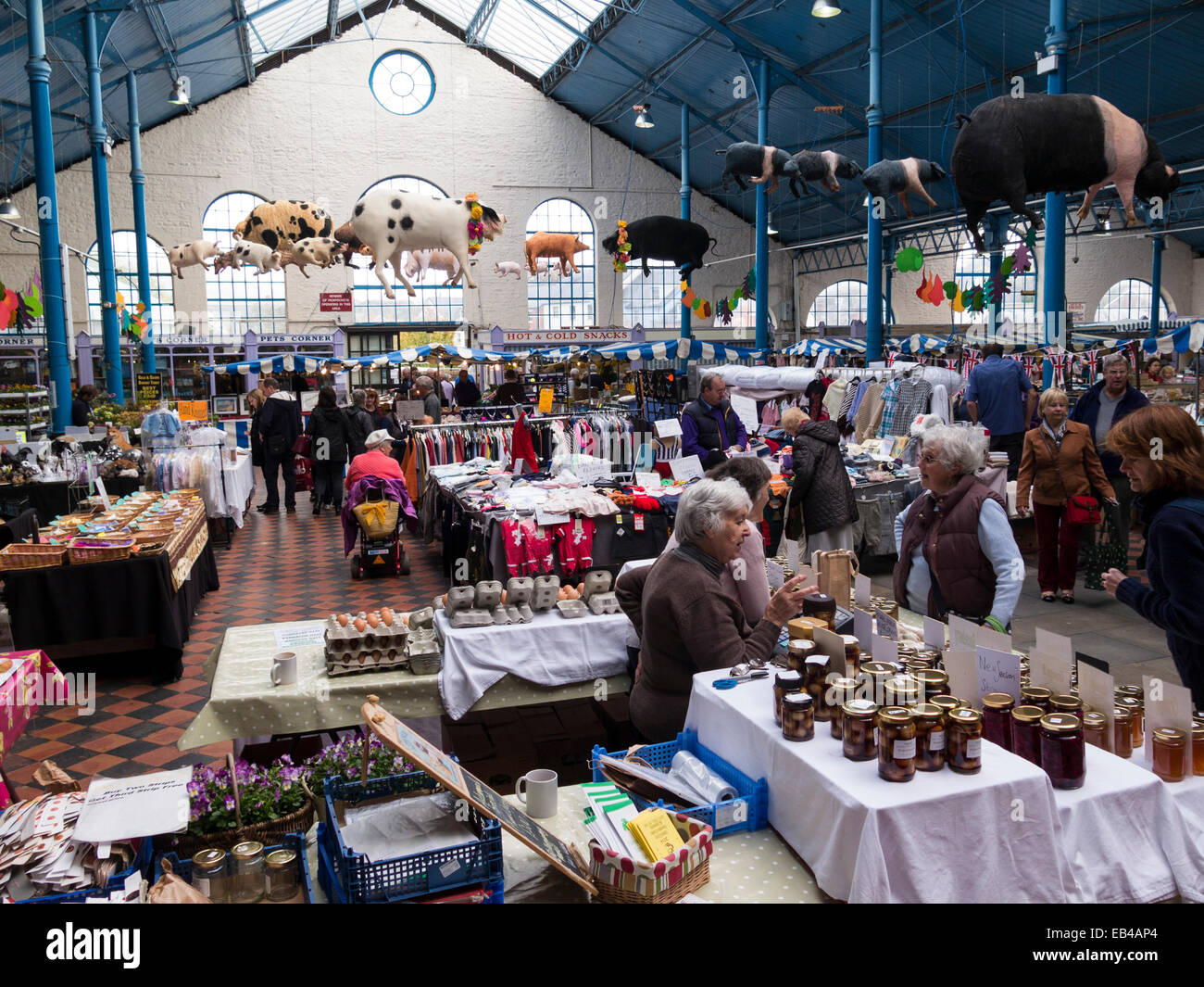 Indoor market hall hi-res stock photography and images - Alamy