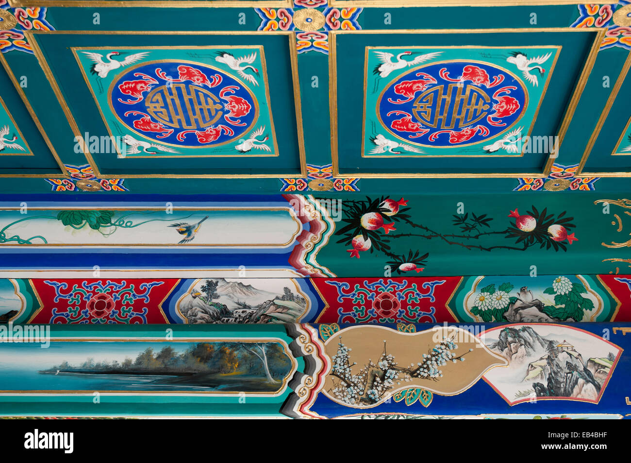 Ceiling of the Hall of Celebrating Virtues, Summer Palace, Beijing ...