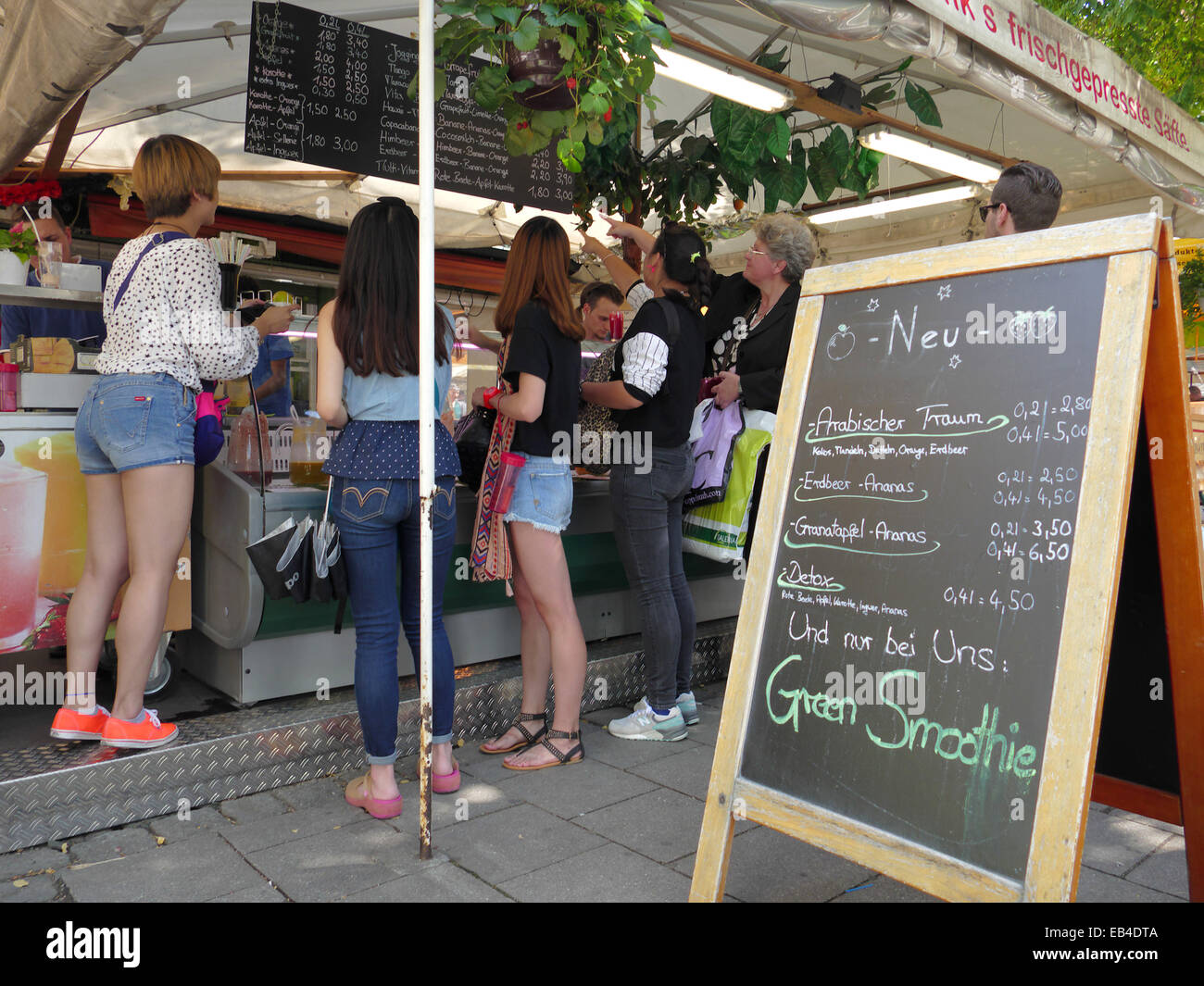 Wheat Grass juice vendor Viktualienmarkt open air market Munich Germany ...
