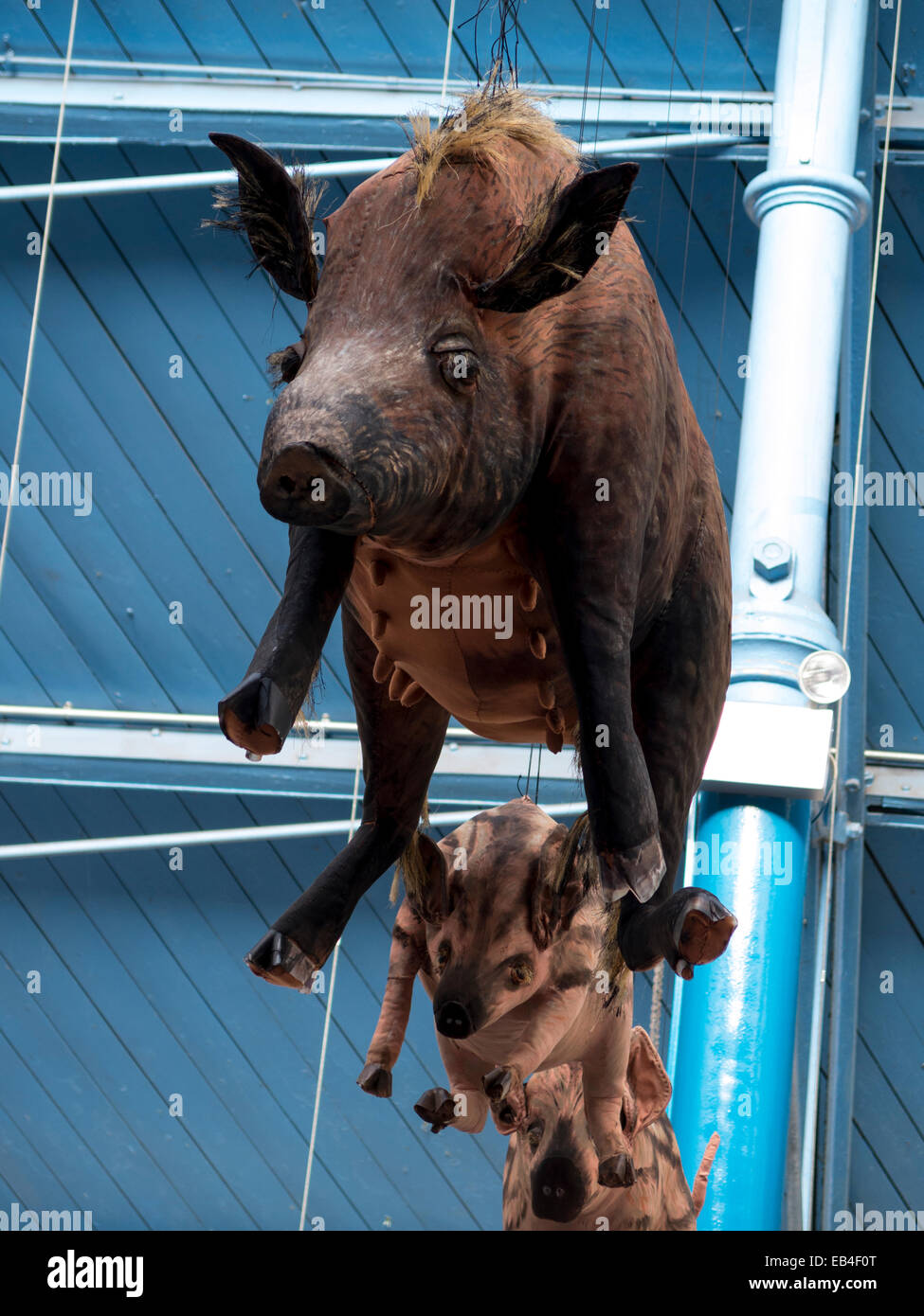 Flying pigs hi-res stock photography and images - Alamy