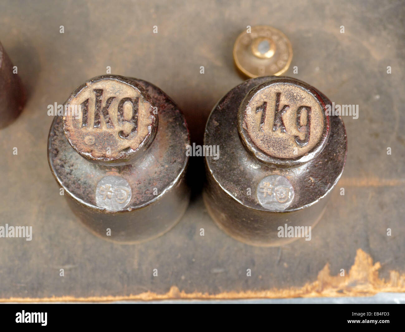 Nostalgic old style Weight Scale in Vegetable Market Viktualienmarkt ...