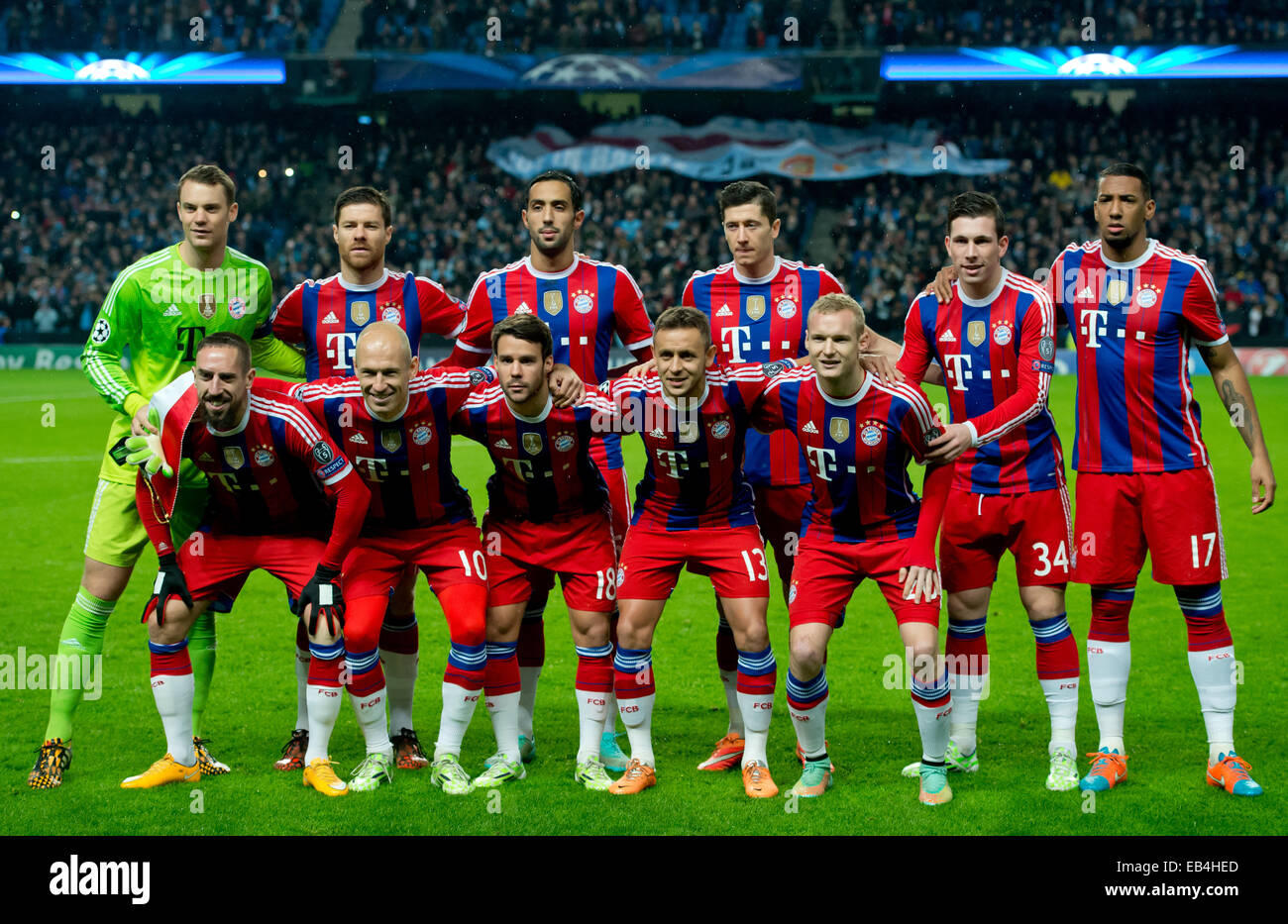 Manchester city line up before the match hi-res stock photography and ...