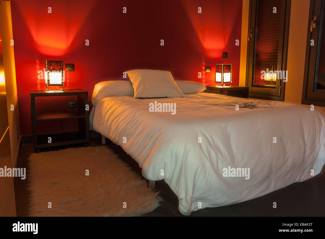 Relaxing Red Bedroom