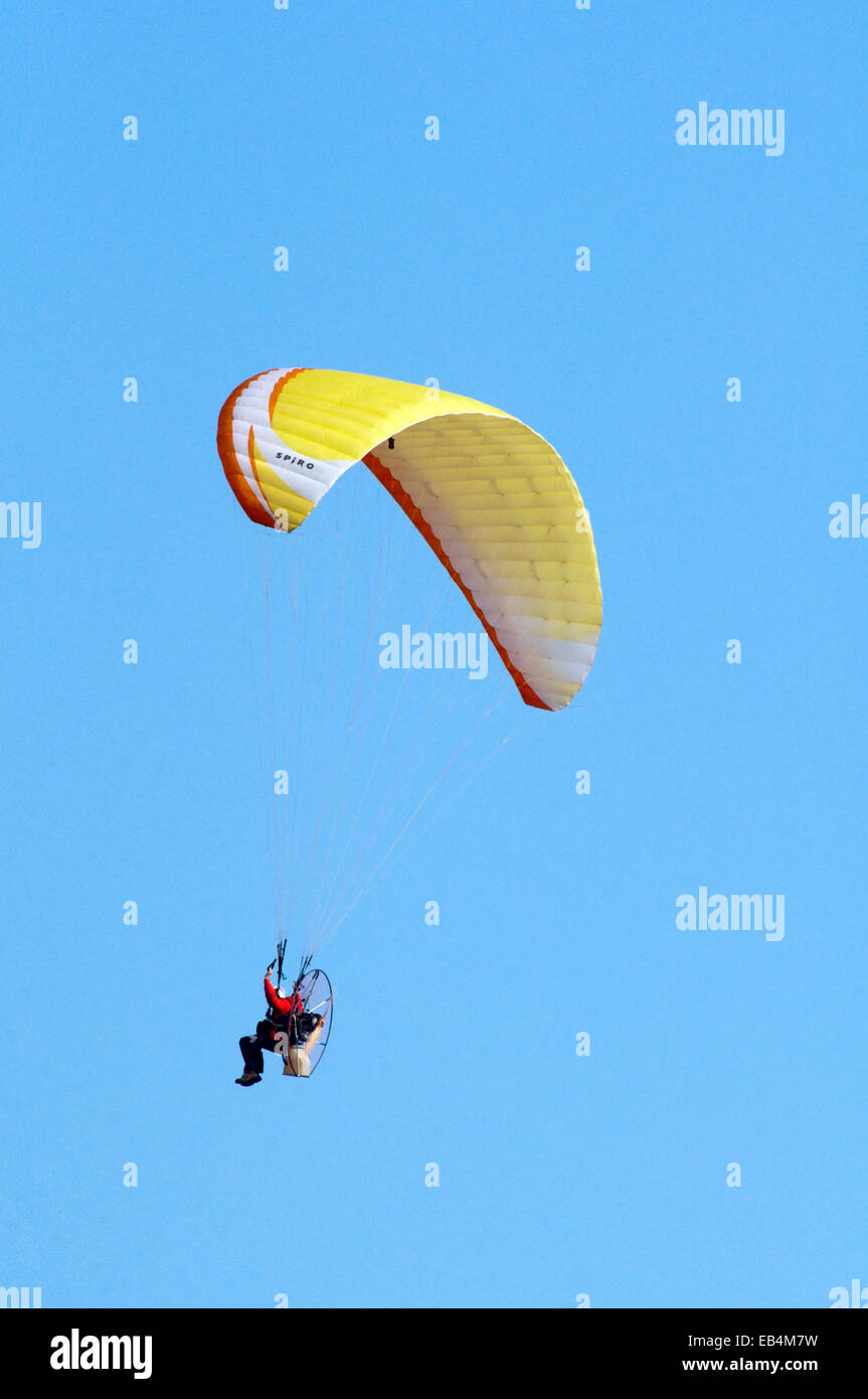 Paragliding sport recreation Cut Out Stock Images & Pictures - Alamy