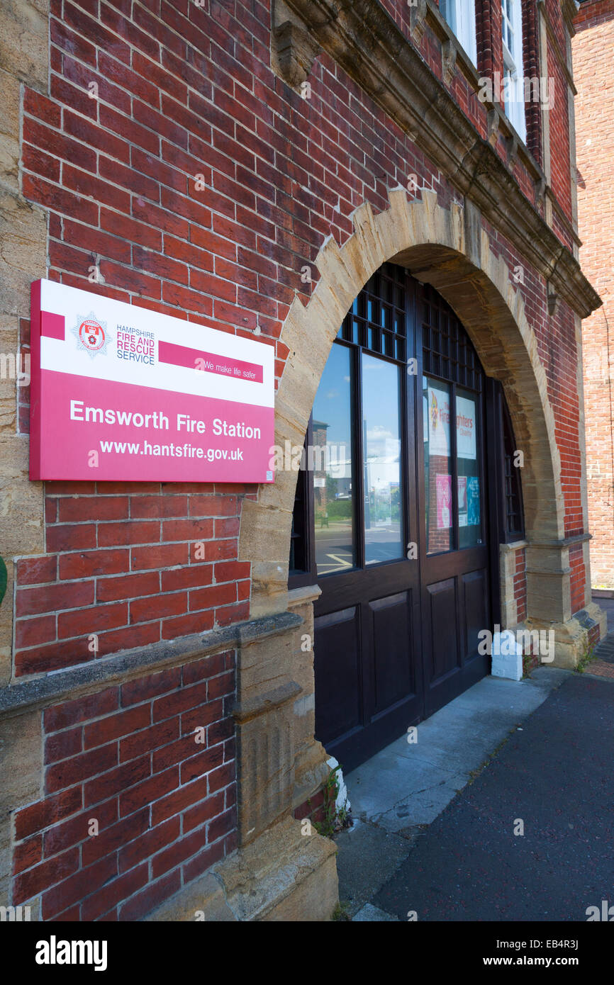 Fire station sign hi-res stock photography and images - Alamy