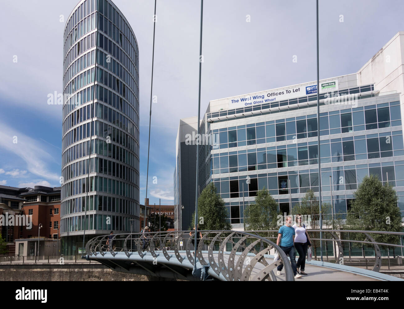 Valentine footbridge hi-res stock photography and images - Alamy