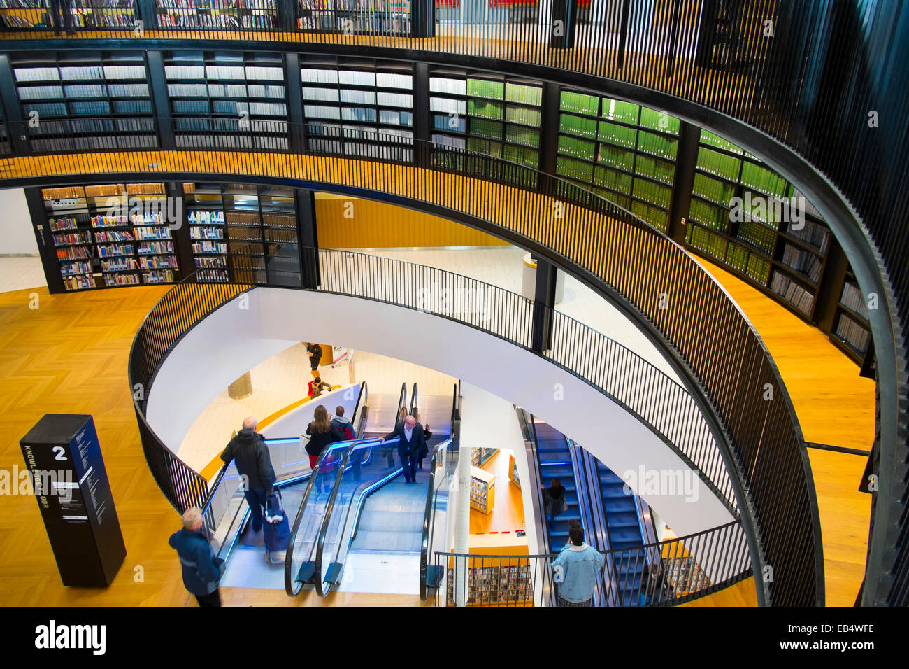 Birmingham city library interior hi-res stock photography and images ...