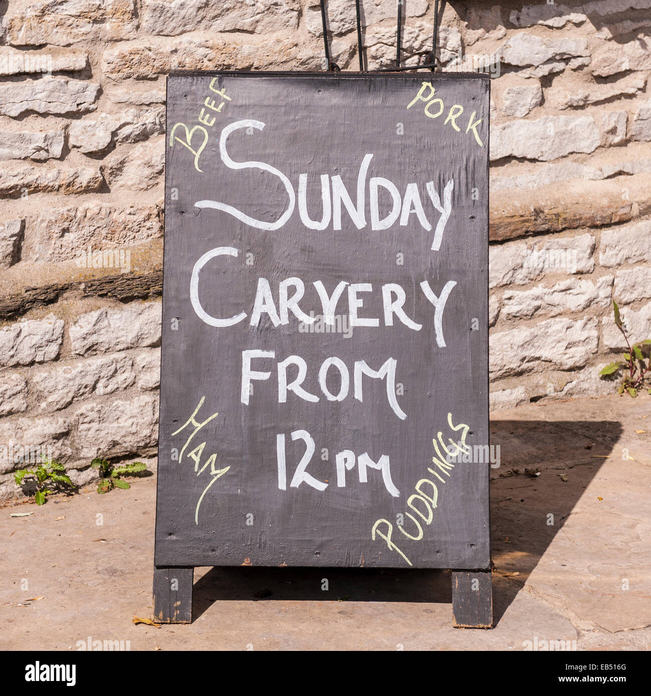 Sunday roast pub sign hi-res stock photography and images - Alamy