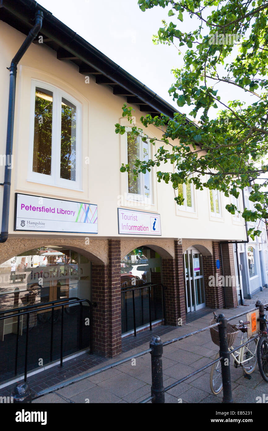 Exterior of Petersfield library Stock Photo - Alamy