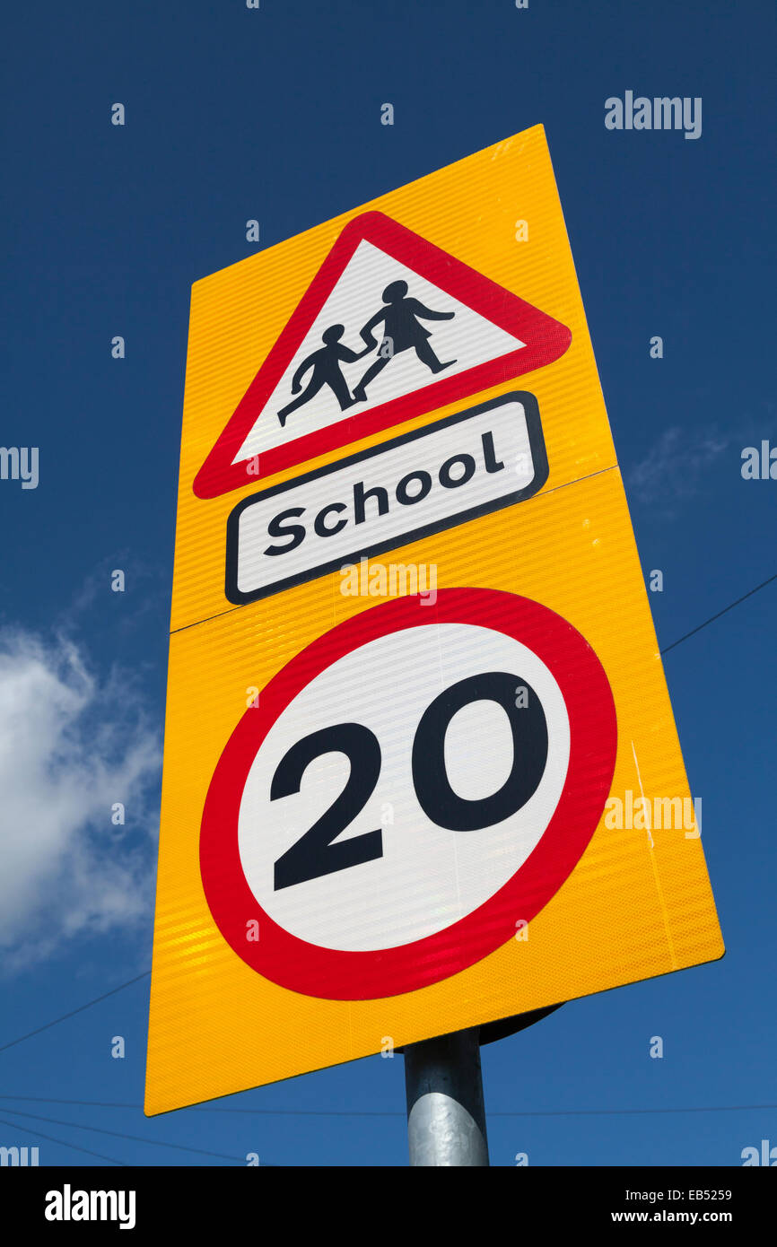 School traffic sign uk hi-res stock photography and images - Alamy