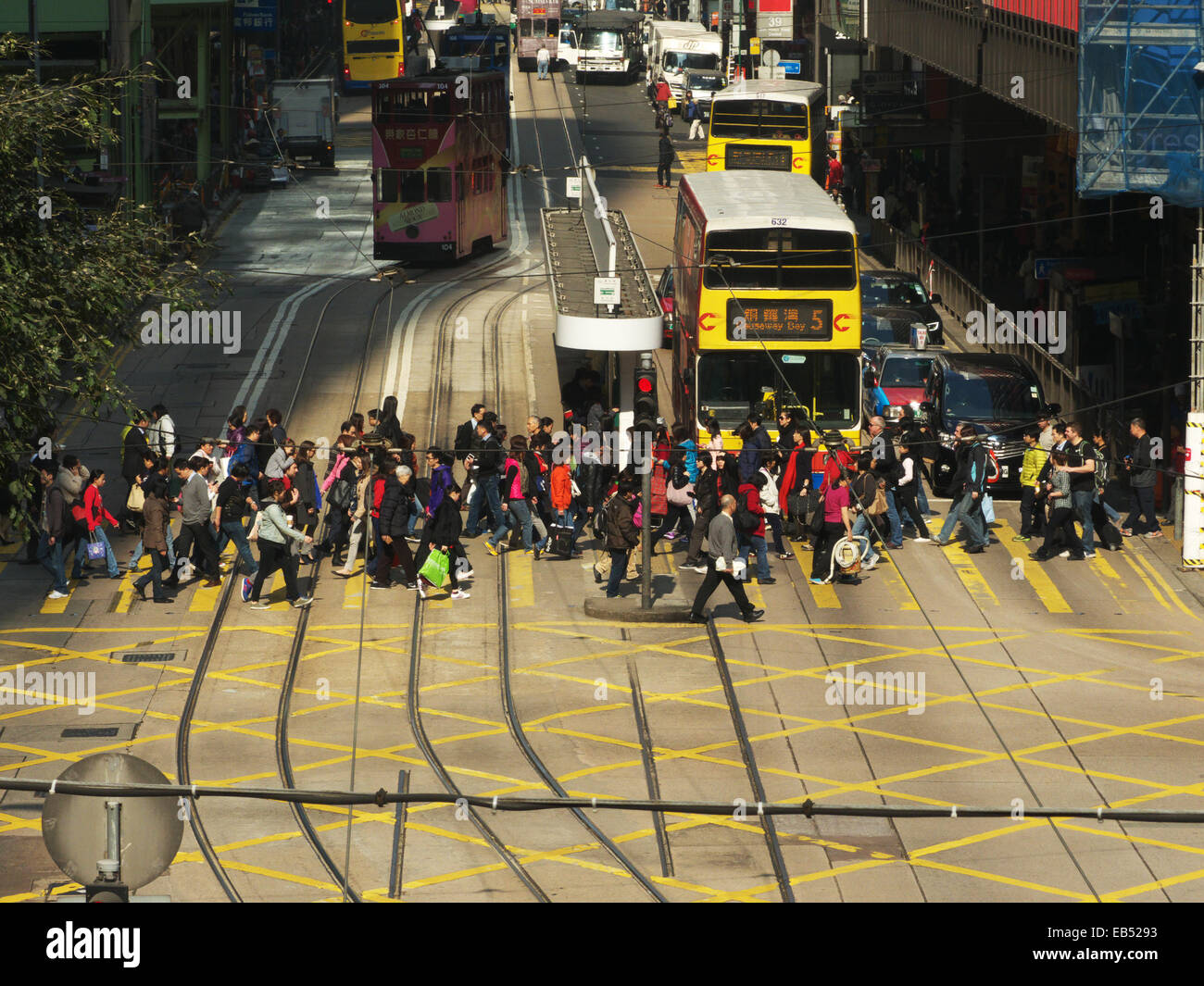 Crowds commuting china hi-res stock photography and images - Alamy