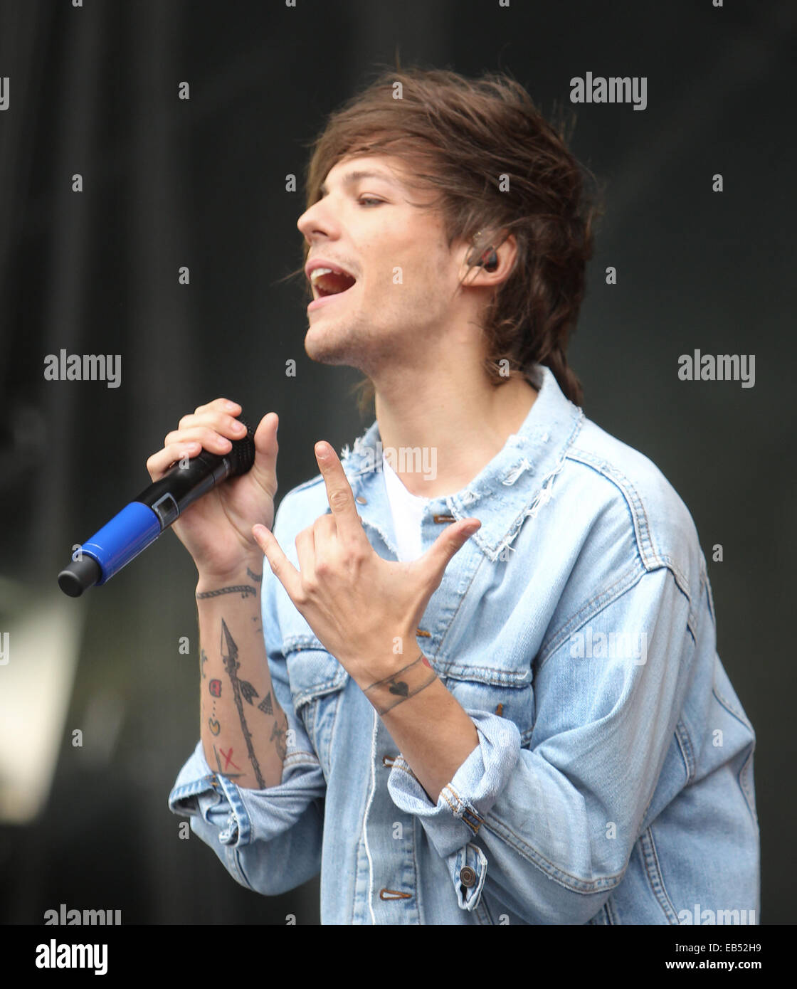 Frankie Sandford Louis Tomlinson
