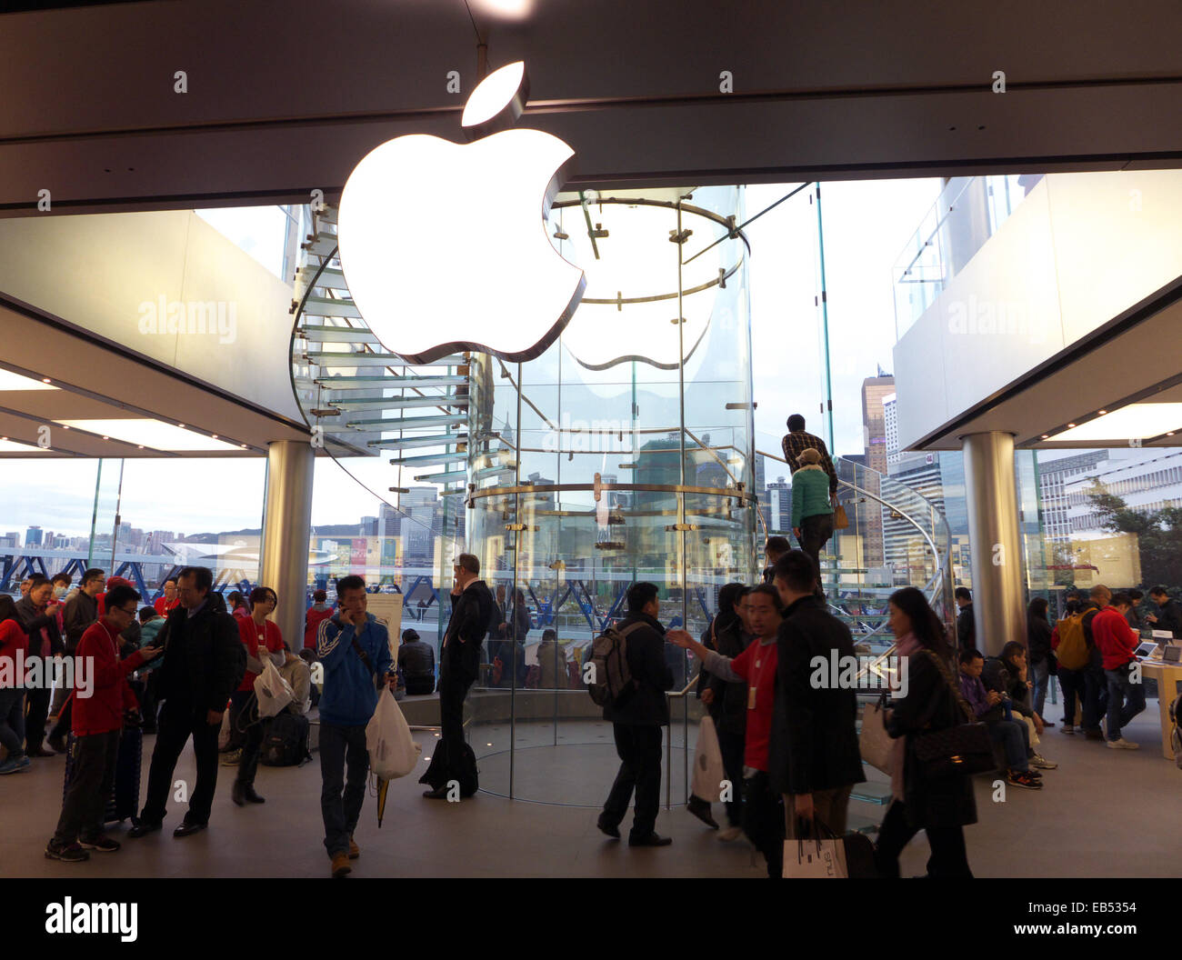 Apple store staircase hi-res stock photography and images - Alamy