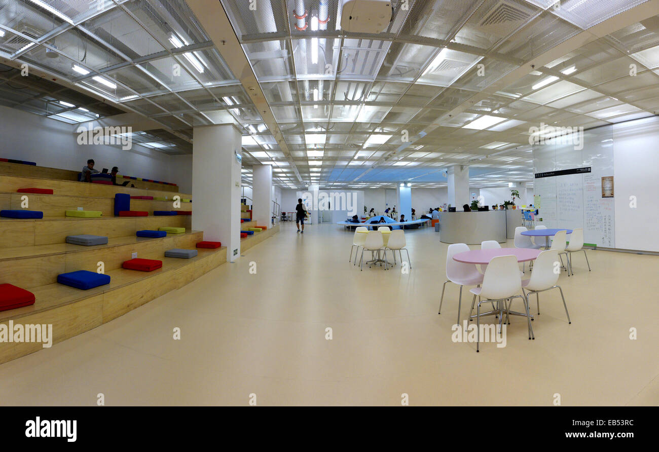 China Hong Kong University Library students using computer reseaching ...