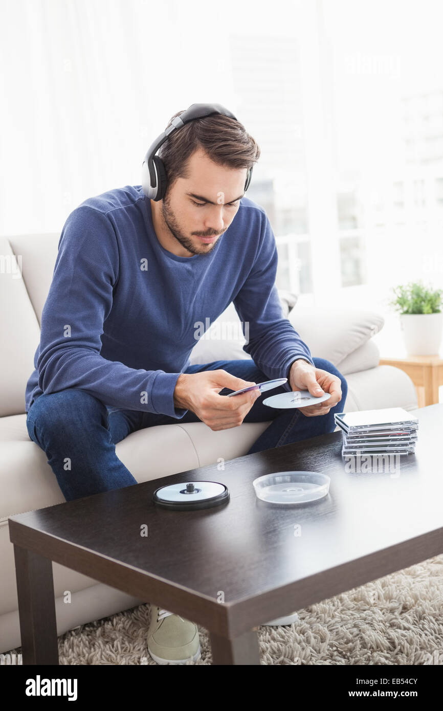 Man listening to cd hi-res stock photography and images - Alamy