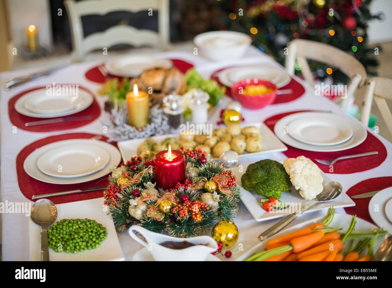 Table set for christmas dinner Stock Photo - Alamy