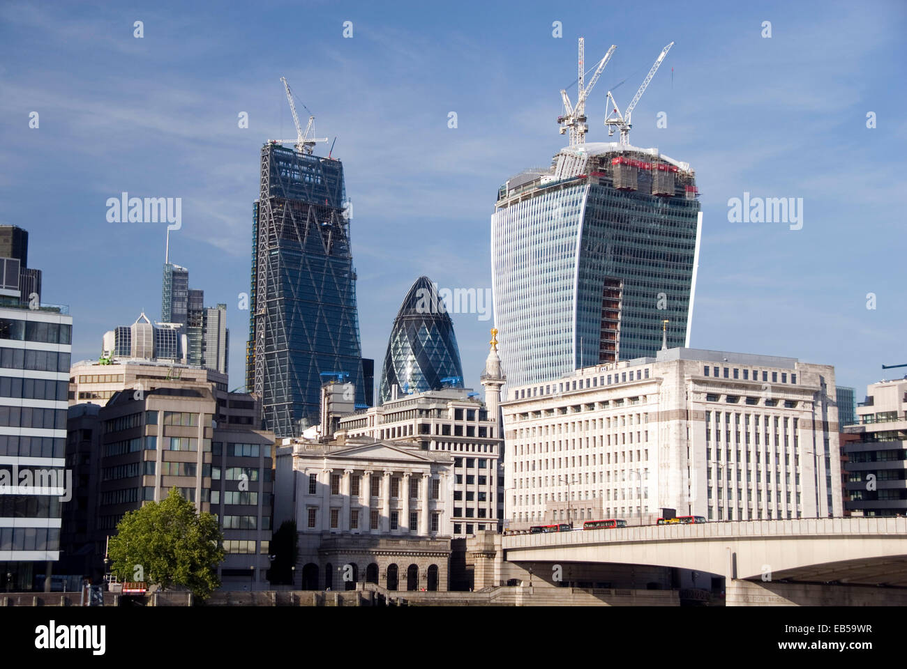 Walkie talkie tower hi-res stock photography and images - Alamy