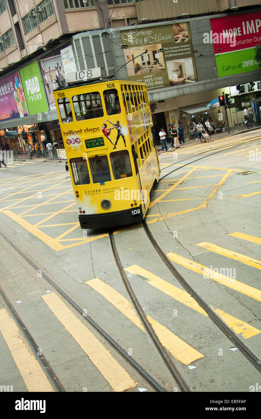 Vintage bus on streets hi-res stock photography and images - Alamy