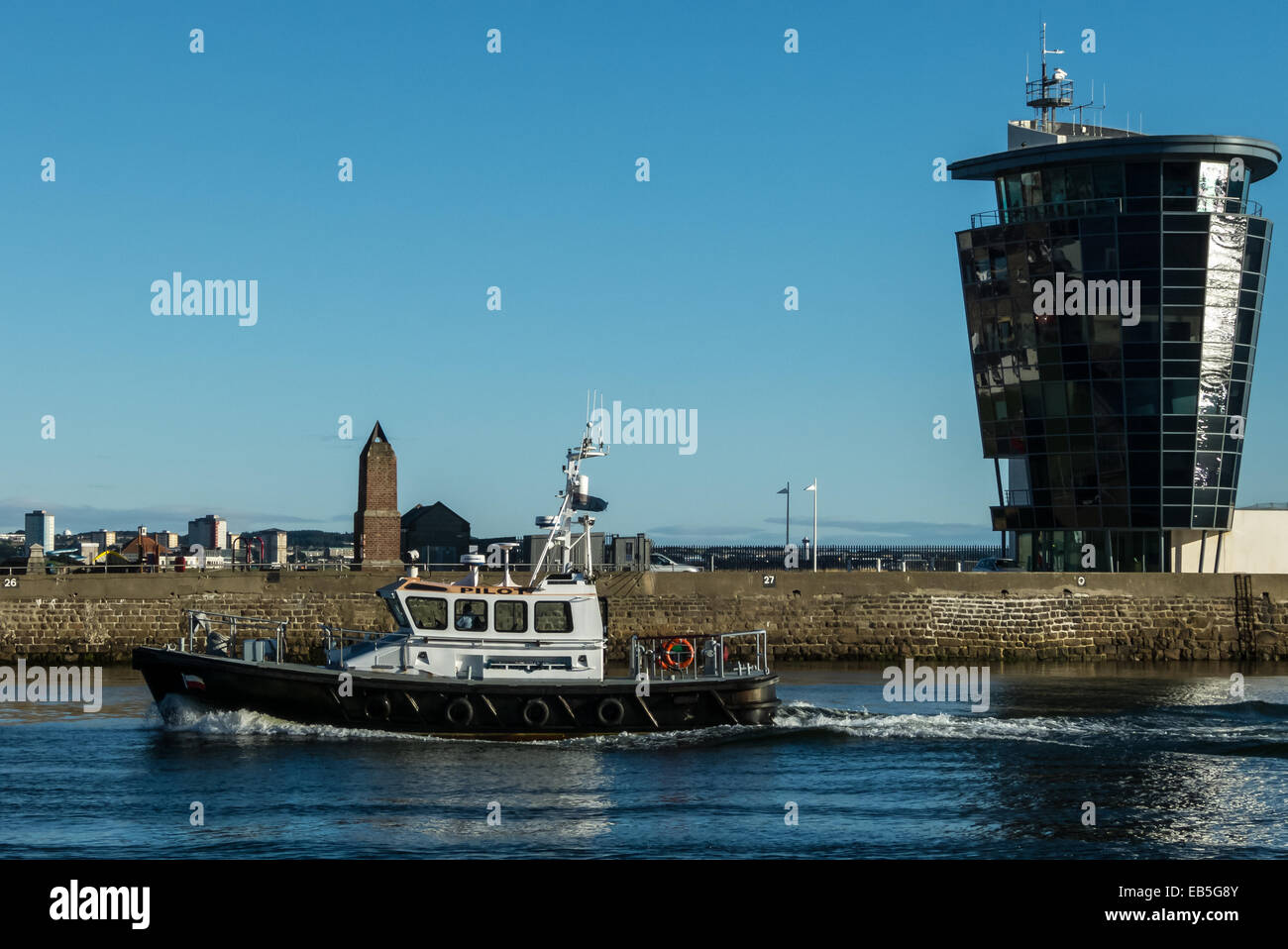 Aberdeen harbour control tower hi-res stock photography and images - Alamy