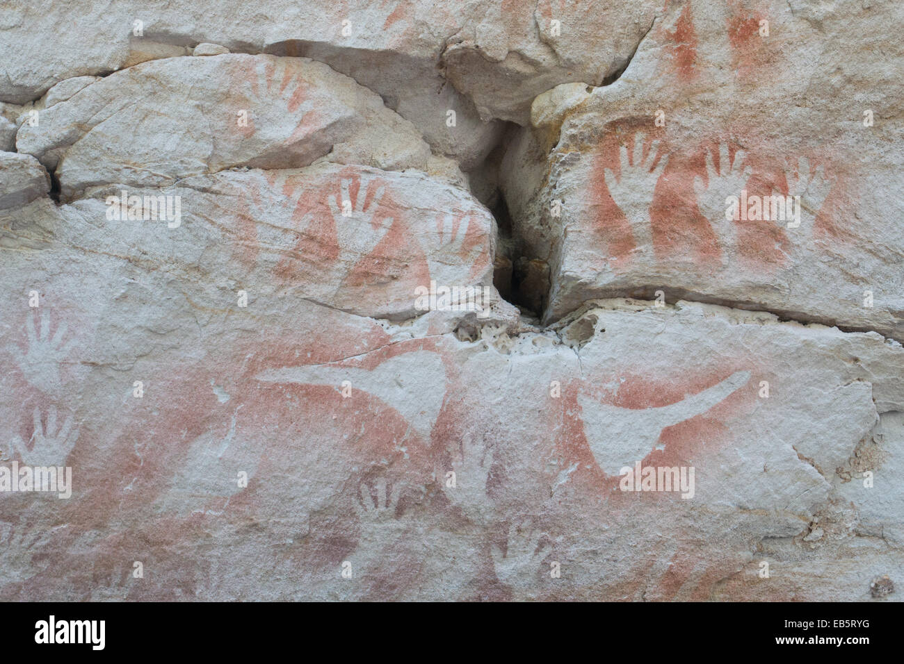 Cave paintings aboriginal hi-res stock photography and images - Alamy