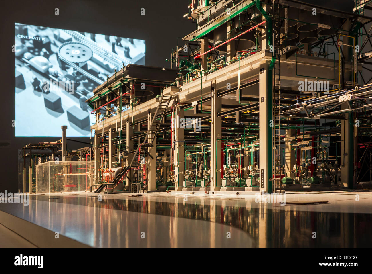 Scale model of a cracking unit in a Shell petroleum refinery Stock ...