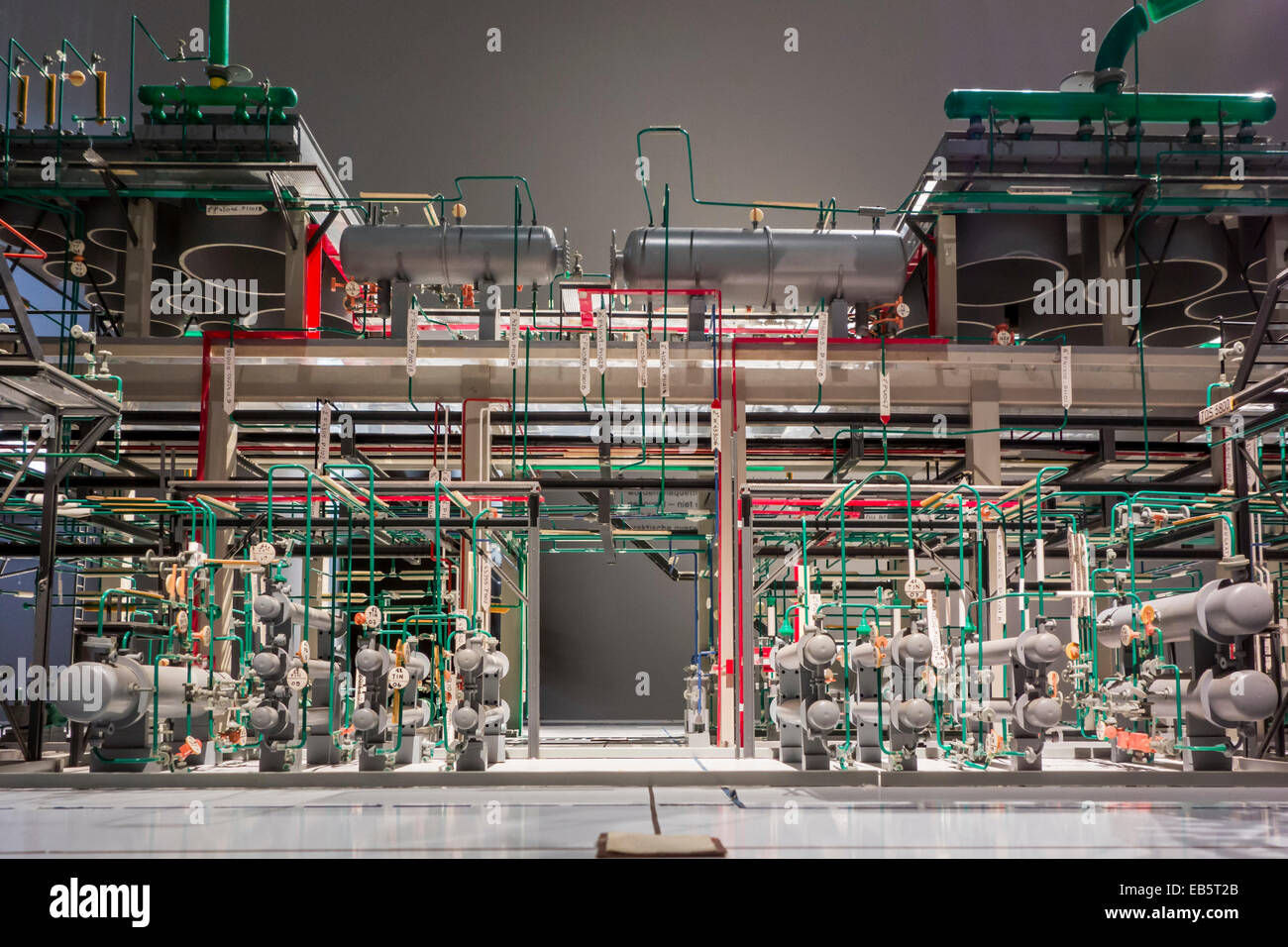 Scale model of a cracking unit in a Shell petroleum refinery Stock ...