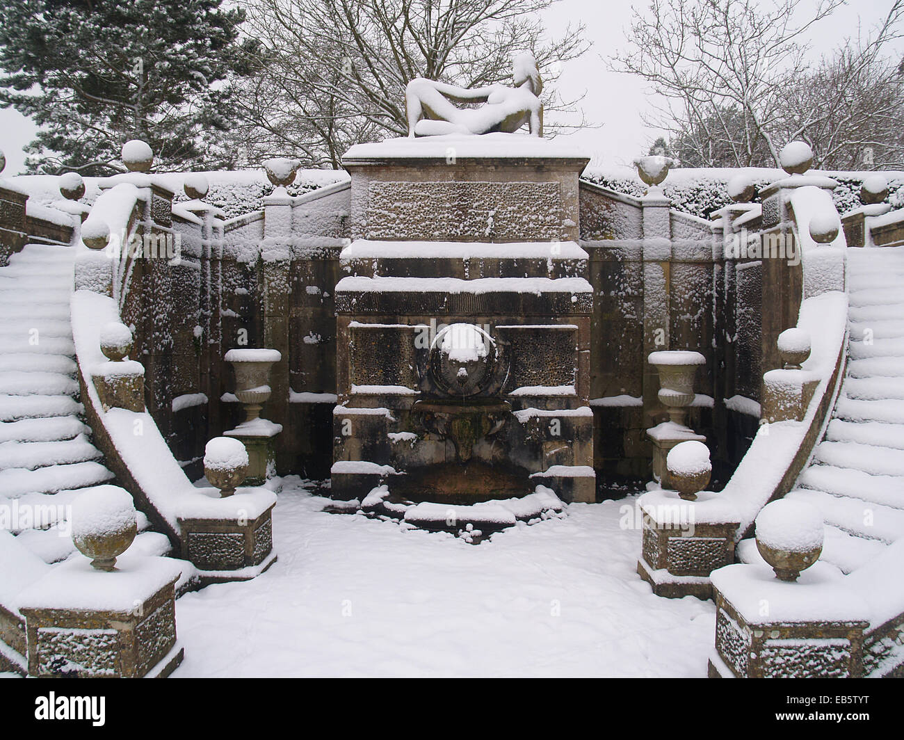 Bowood house in wiltshire and winter hi-res stock photography and ...