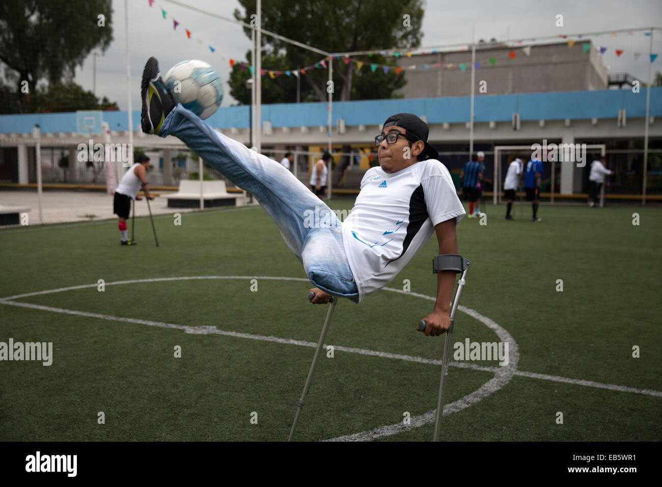 Disabled mexican man hi-res stock photography and images - Alamy