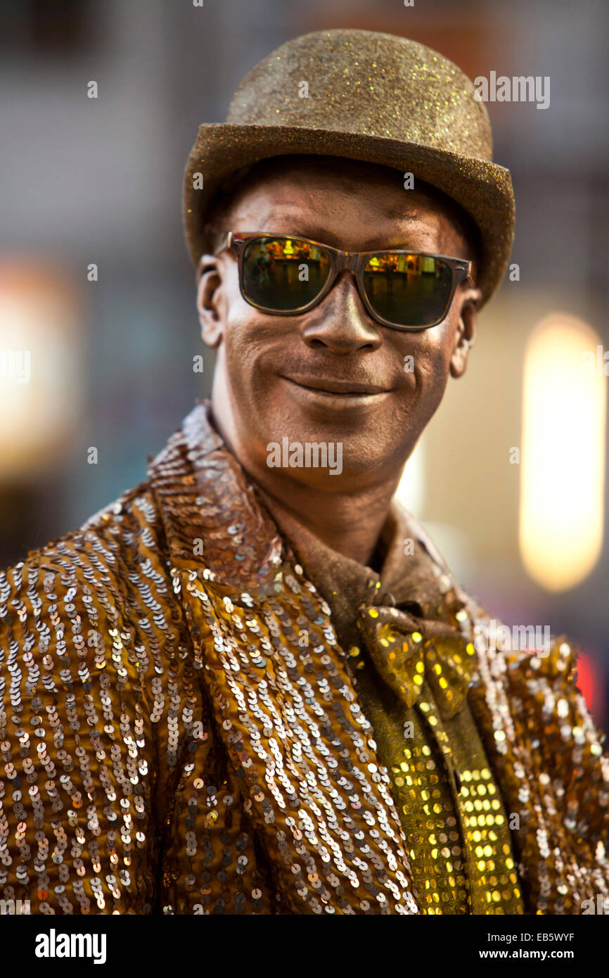 Gold man hi-res stock photography and images - Alamy