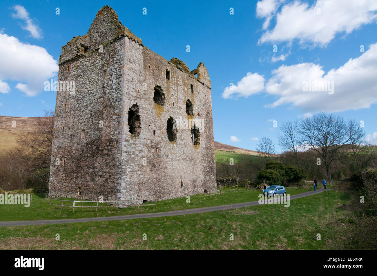 Newark castle tower ruin hi-res stock photography and images - Alamy