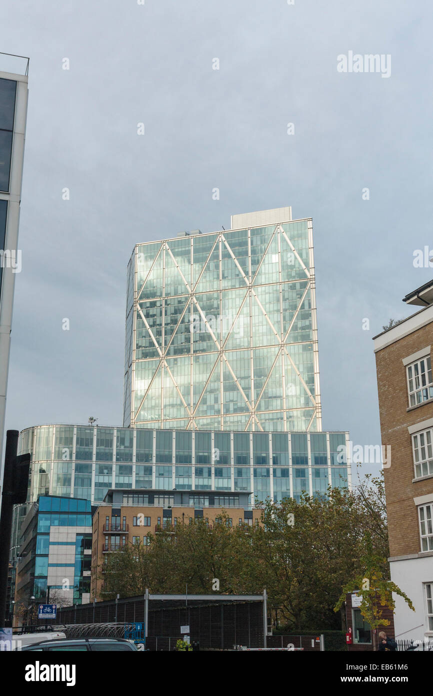 A view of Broadgate Tower, a skyscraper in the City of London, UK Stock ...