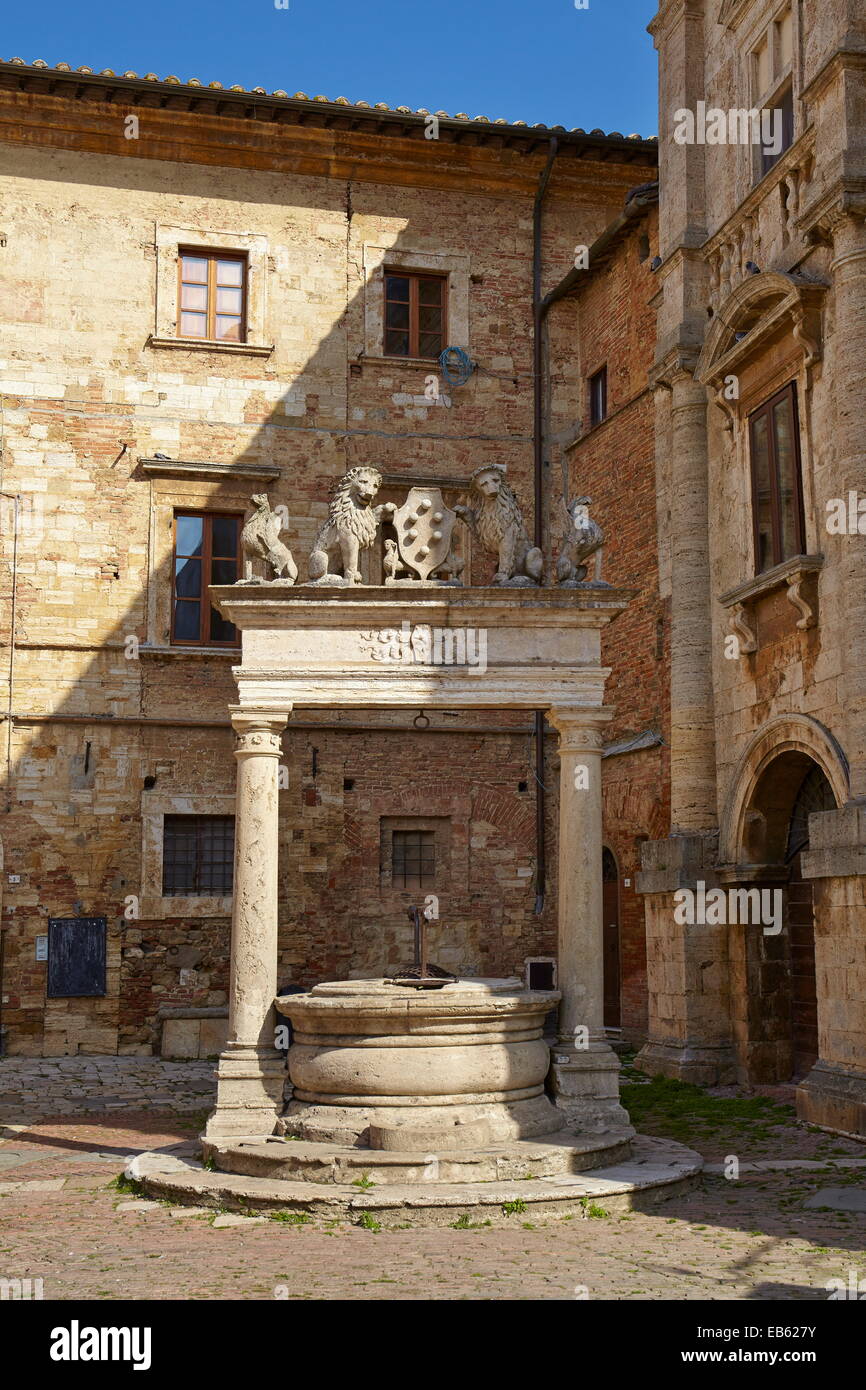 Water well in the historic village of Montepulciano, Italy Stock Photo ...