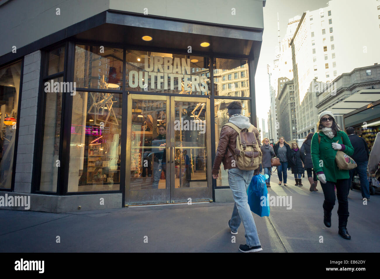 Urban outfitters storefront hi-res stock photography and images - Alamy