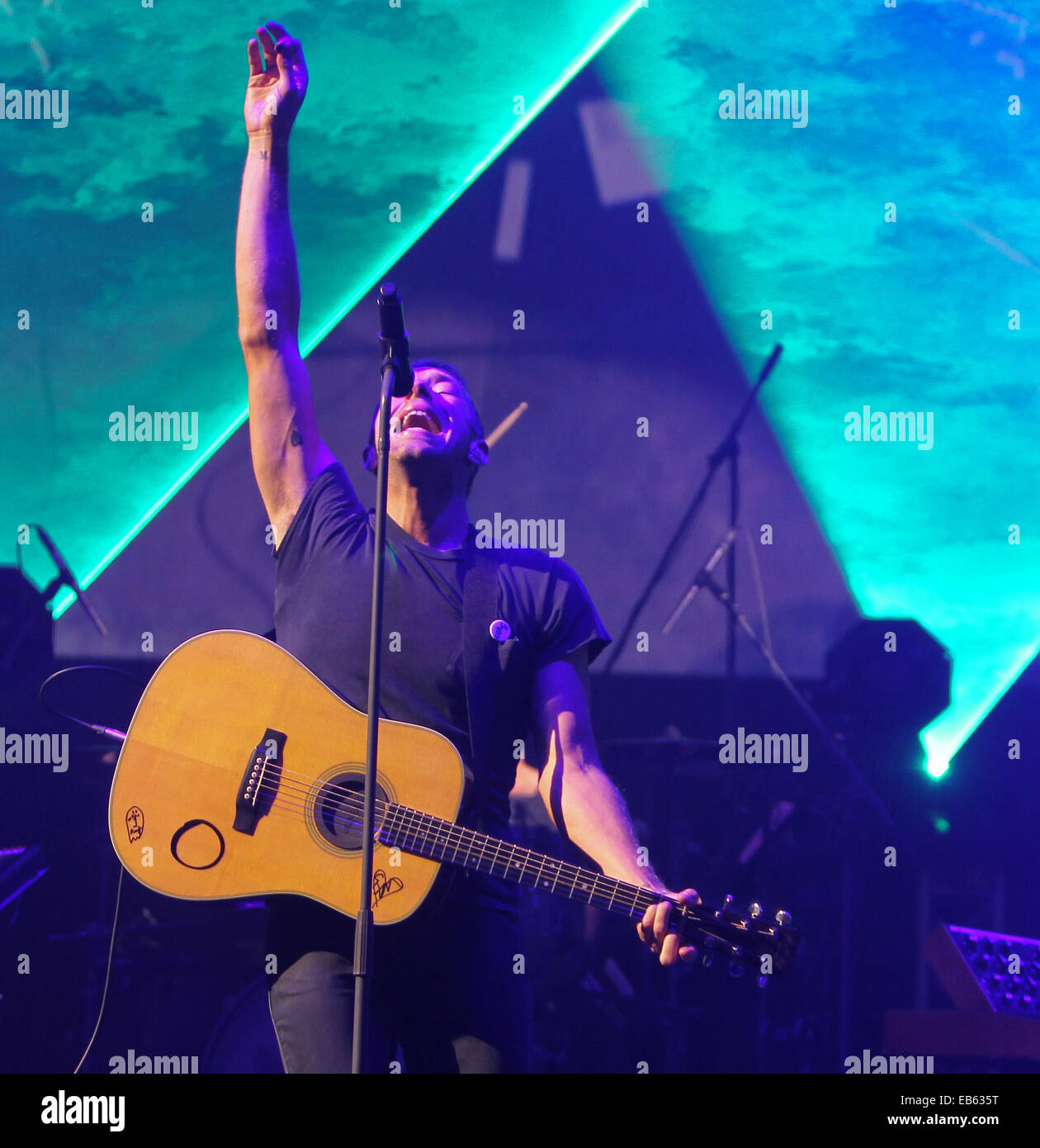 Big weekend coldplay hi-res stock photography and images - Alamy
