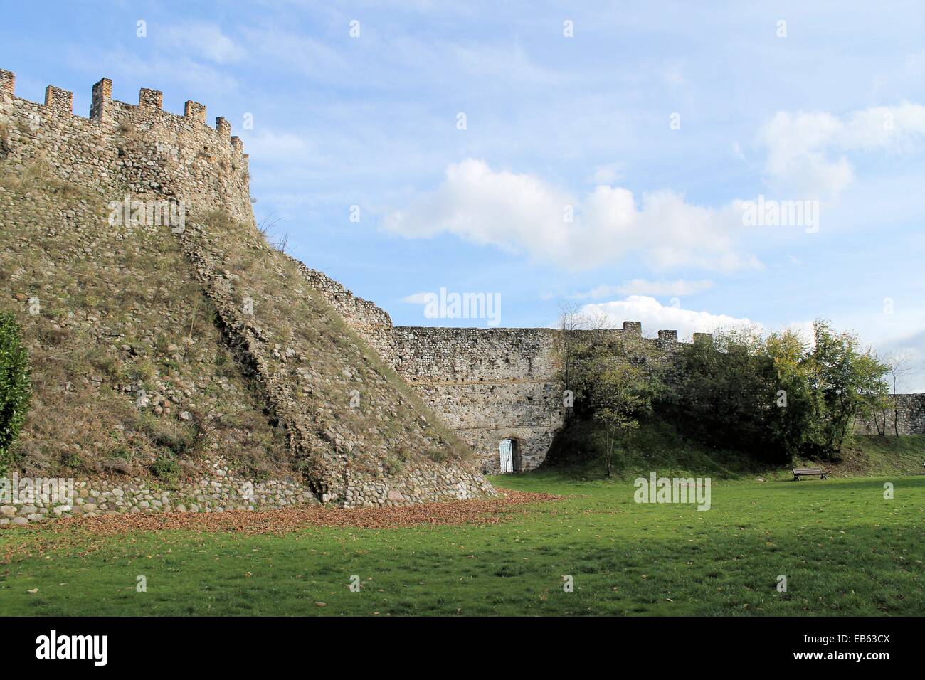 Defensive architecture history hi-res stock photography and images - Alamy