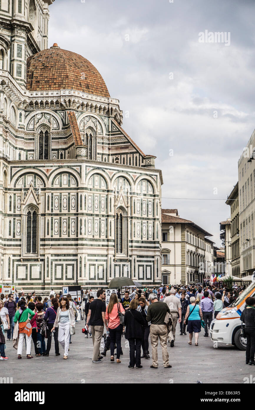 exterior view apse at south side crossing Florence Cathedral with ...