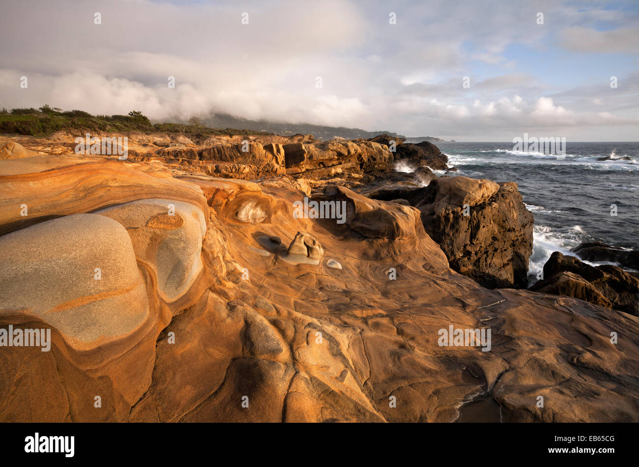 CA02423-00...CALIFORNIA - Colorful sandstone along the the shores of ...