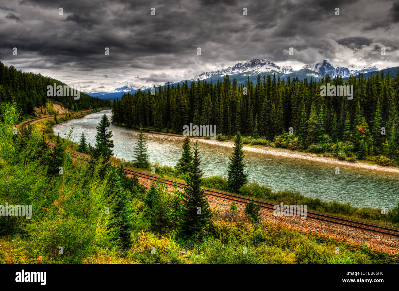 Scenic Morant's Curve, Banff National Park Stock Photo - Alamy