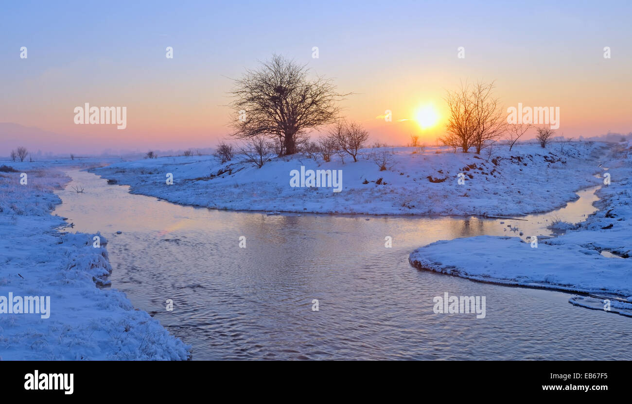 Winter sunset frozen river hi-res stock photography and images - Alamy