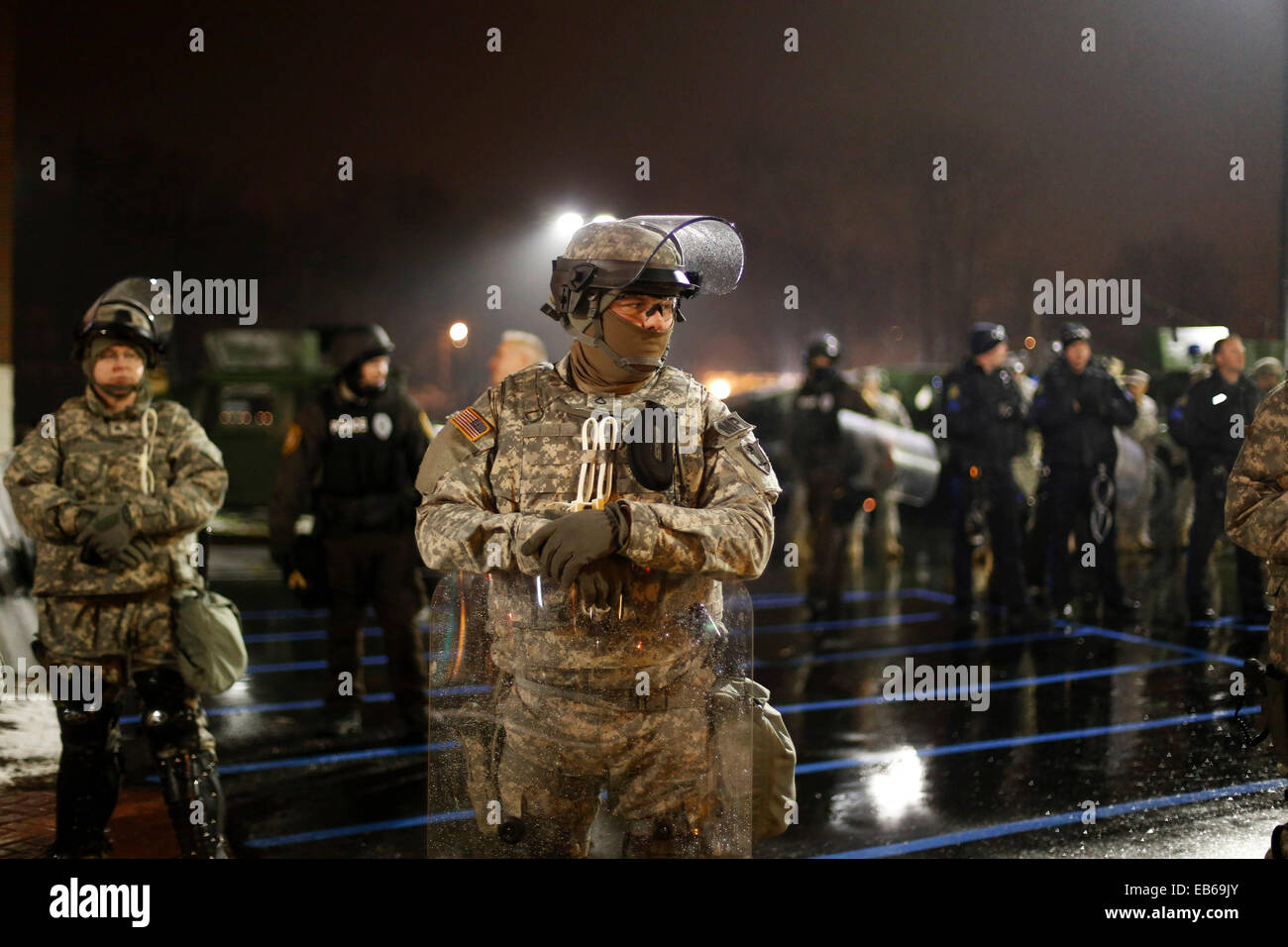 National guardsmen hi-res stock photography and images - Alamy