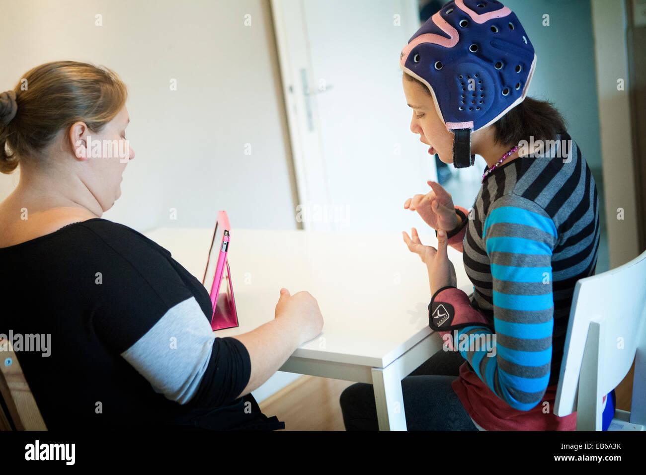 Autistic teenagers hi-res stock photography and images - Alamy