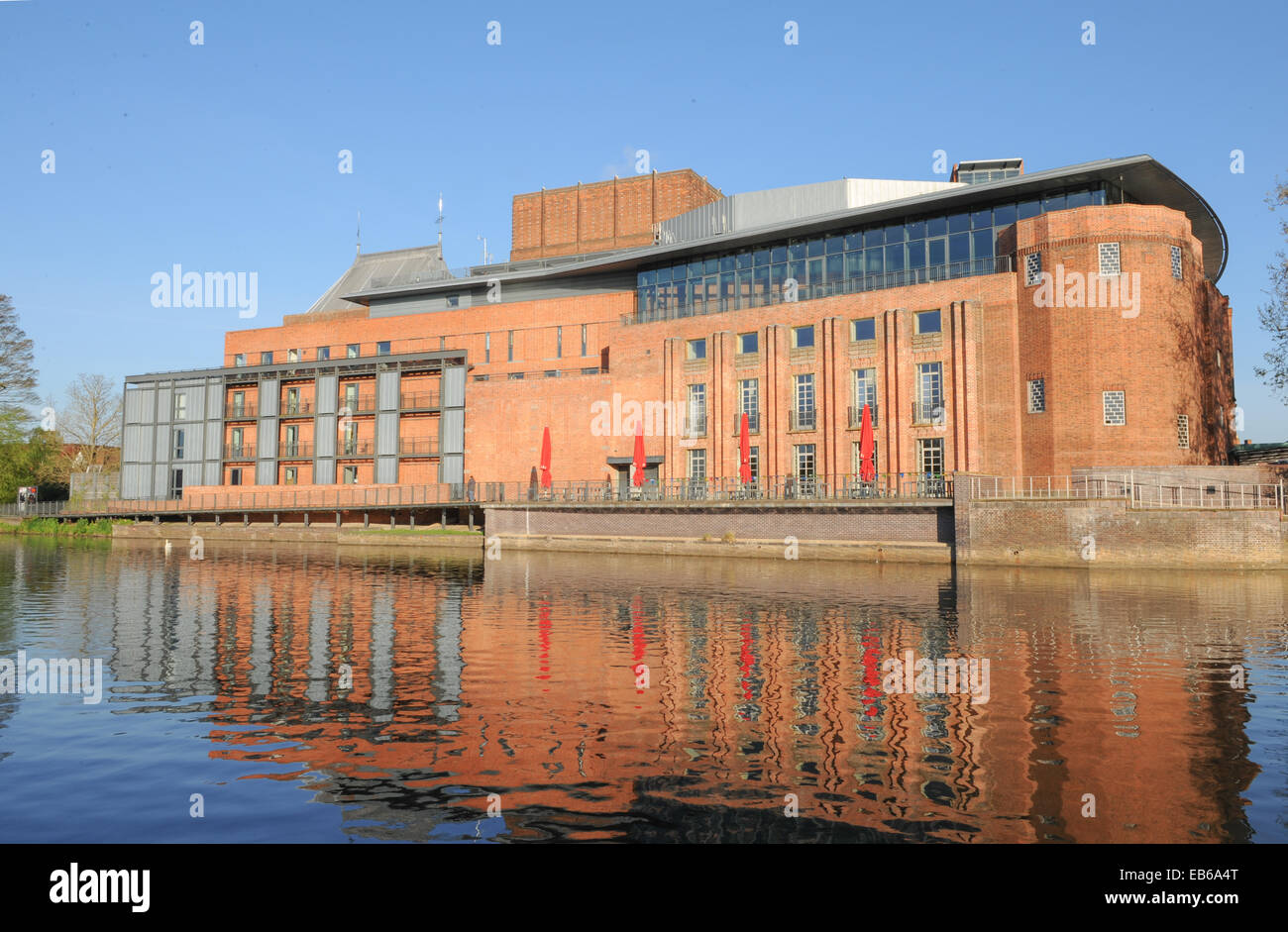 The Royal Shakespeare Company Theatre in Stratford upon Avon, England ...