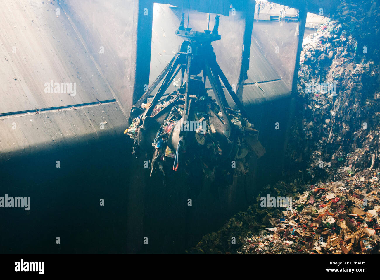 Waste processing hi-res stock photography and images - Alamy