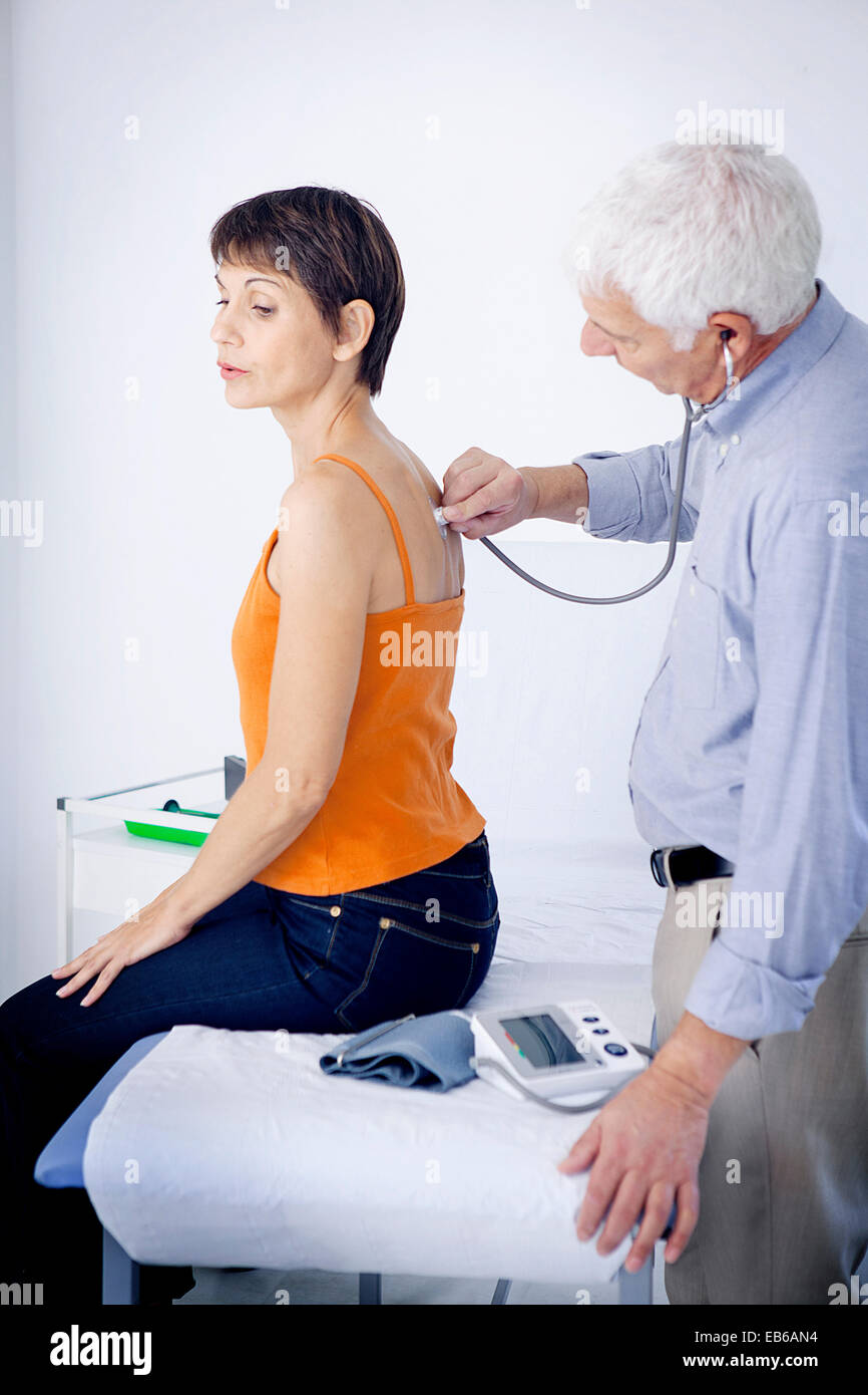 Bronchopneumothies hi-res stock photography and images - Alamy