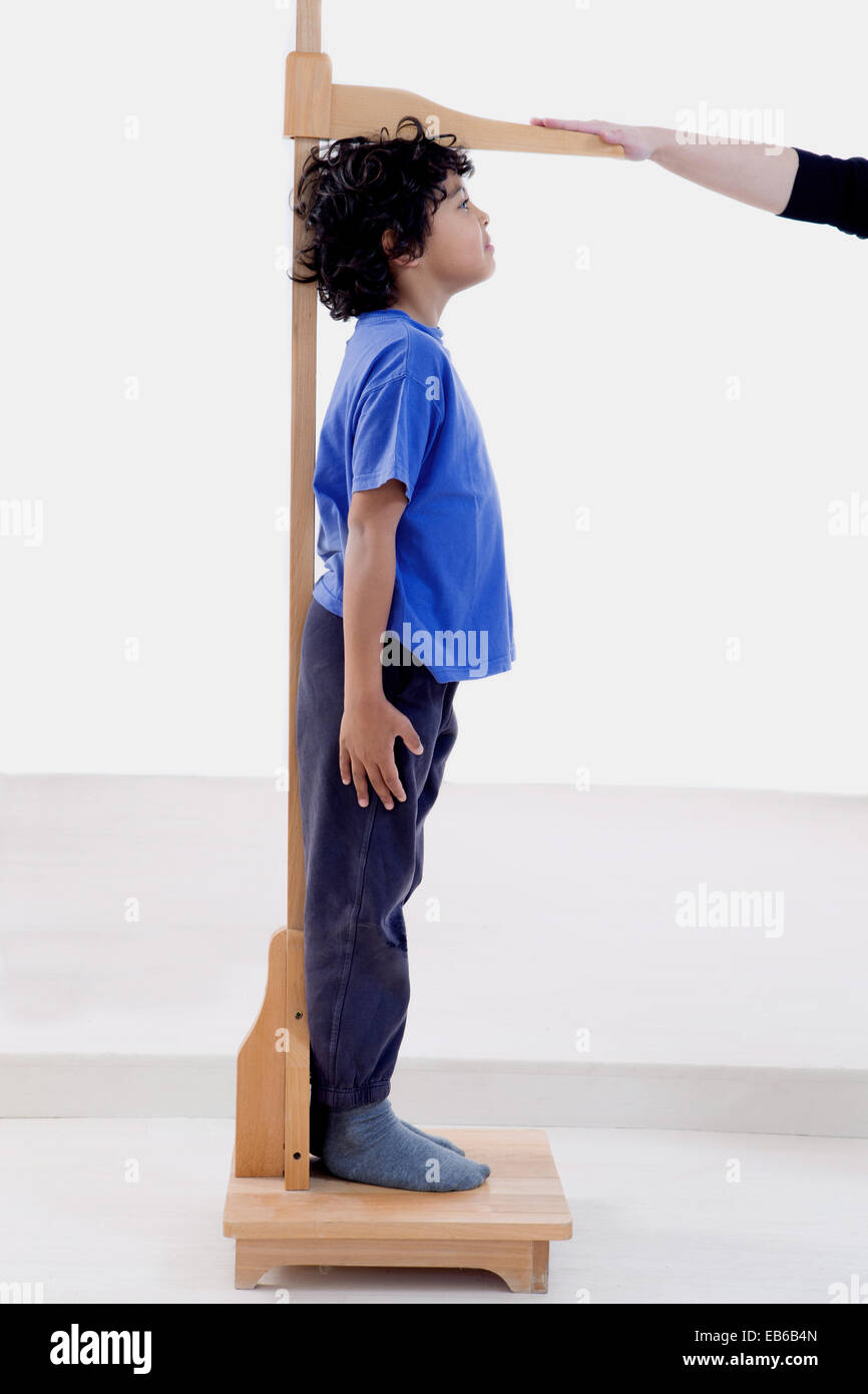 Child sizes hi-res stock photography and images - Alamy