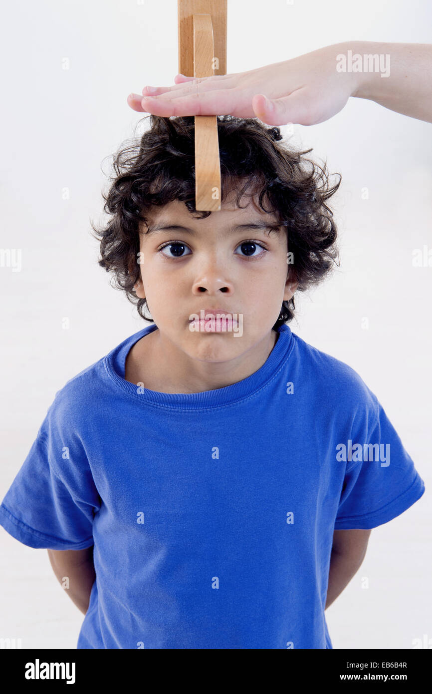 Child sizes hi-res stock photography and images - Alamy