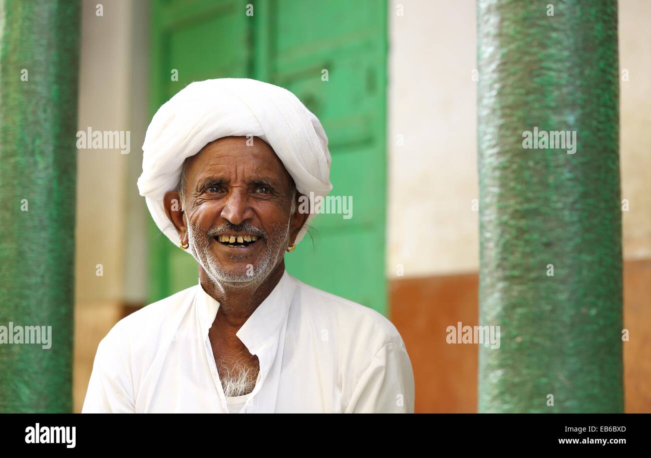 Indian man portrait hi-res stock photography and images - Alamy